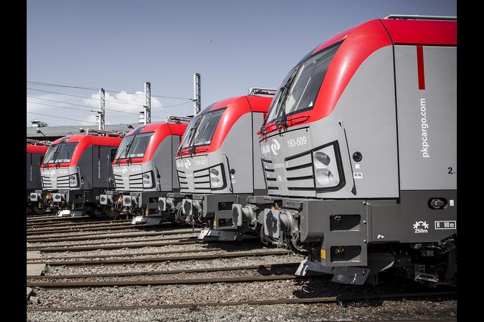PKP Cargo orders Vectron locomotives for north–south corridor | News ...